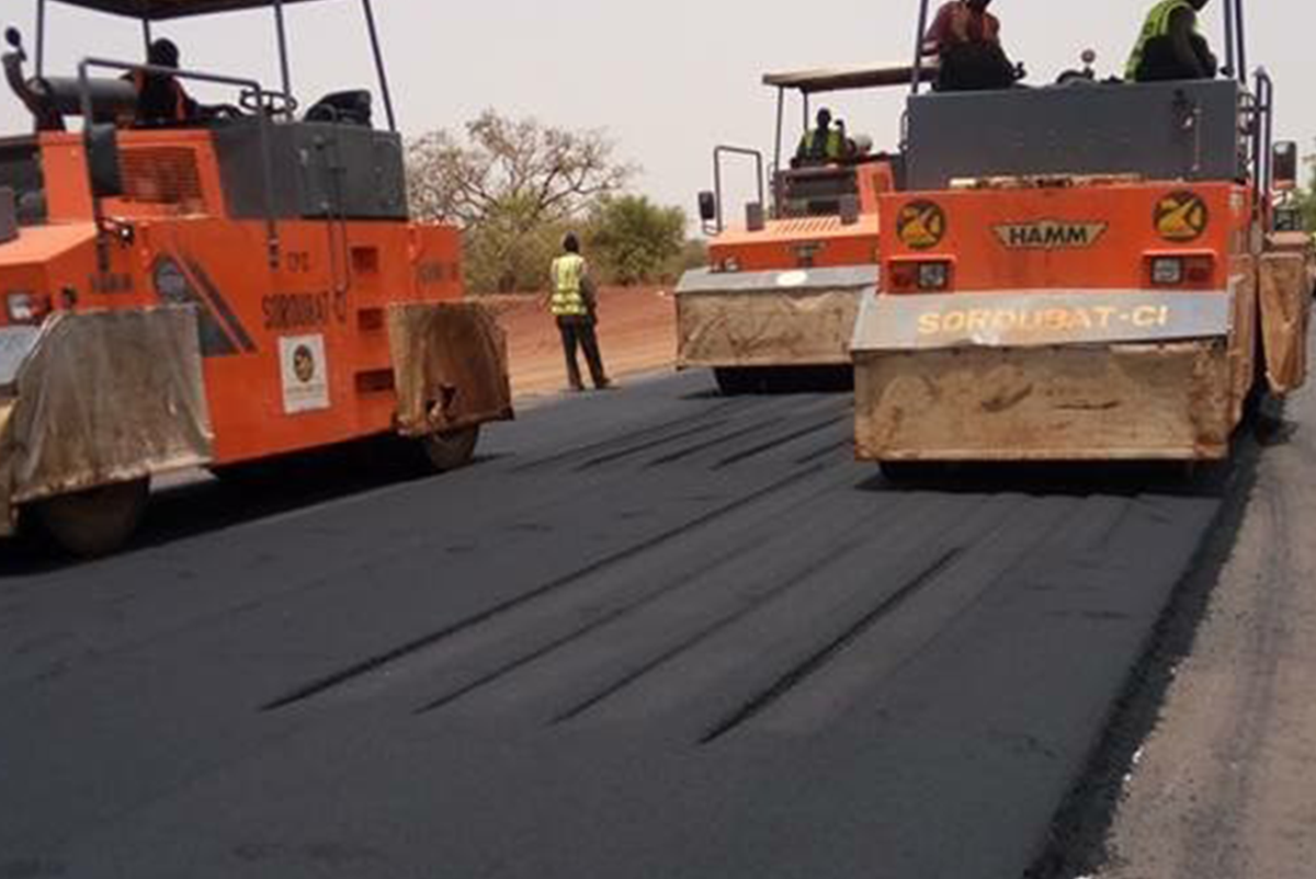 TRAVAUX DE CONSTRUCTION ET DE BITUMAGE DE LA ROUTE NATIONALE N°10 ...